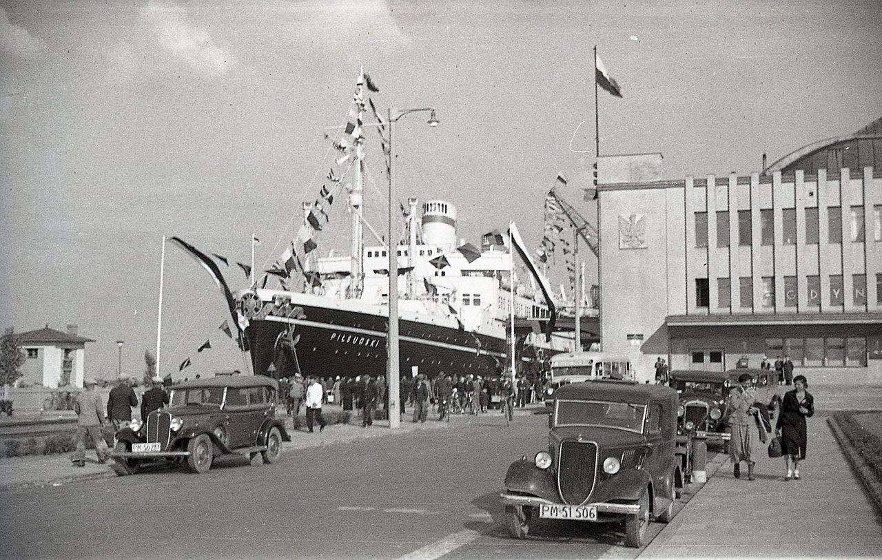 The MS Piłsudski – “The Polish Titanic” – Polish History